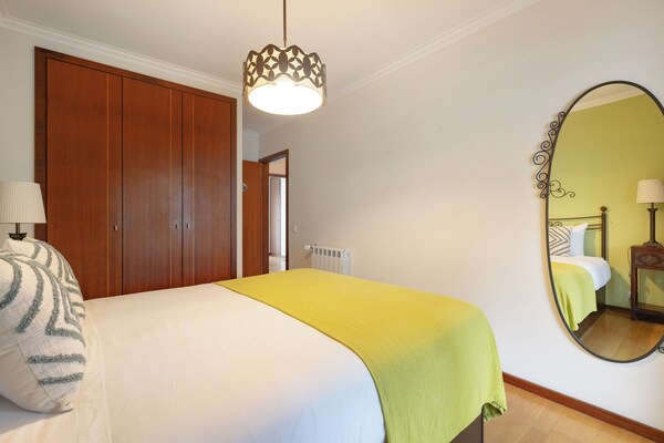 Espinho Retreat With Balcony - Espinho