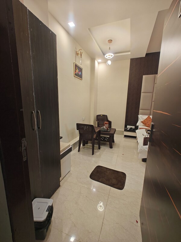 Hotel Pink City - Sikar