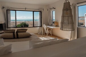 Dúplex, 2 quartos, vista para o mar | Cofre no quarto, secretária 