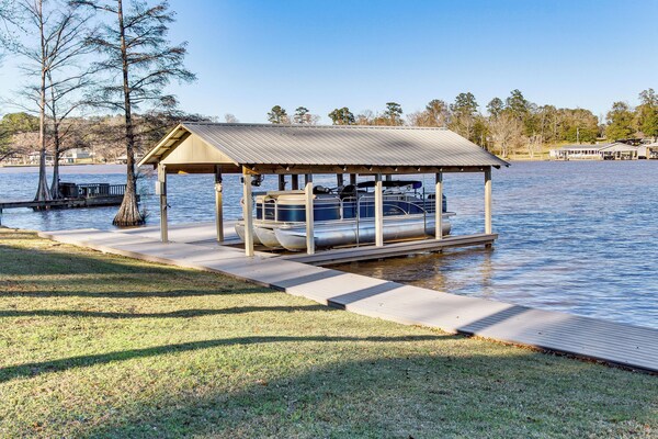 Tranquil Gantt Lake Home W/ Deck & Patio! - Alabama