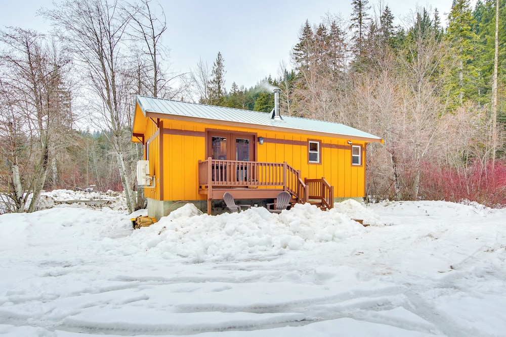 Deck & Fire Pit: Yakima River Retreat In Cle Elum - 華盛頓