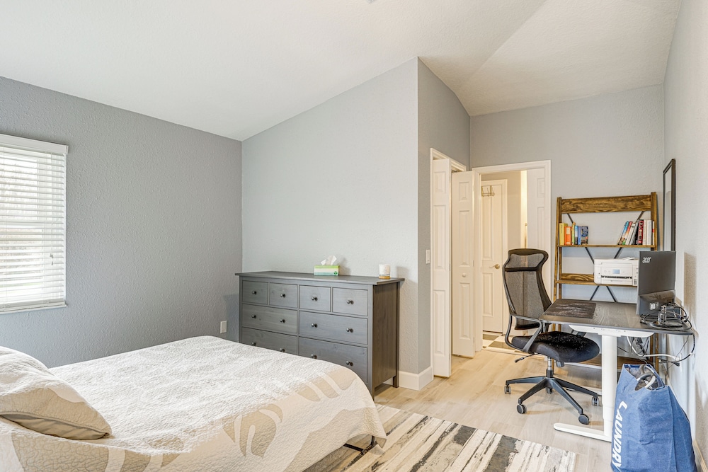 Pasture & Pond Views: Lovely Lutz Apartment - Odessa, FL