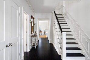 Casa | 5 quartos, acesso à internet de alta velocidade