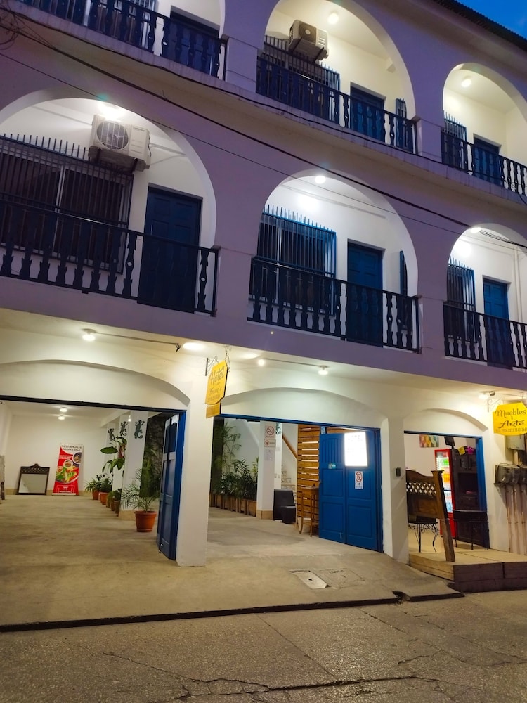 Hotel Flowers - Flores