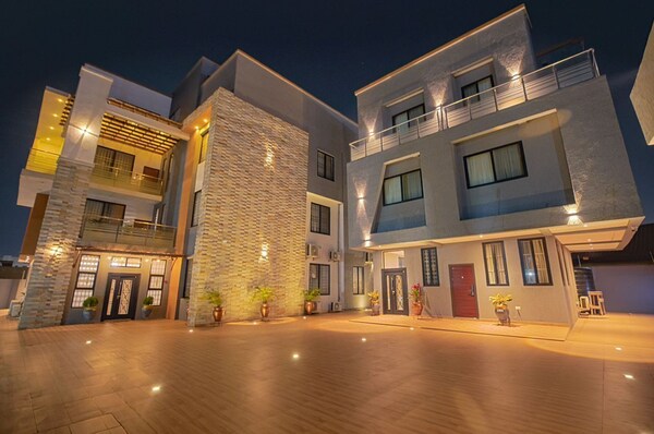 Kingstelescape - Accra