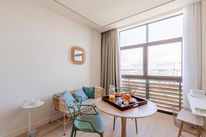 Suite Clássica, vista para o porto | 1 quarto, roupa de alta qualidade, secretária 