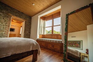 Quarto casal família, vista para a montanha