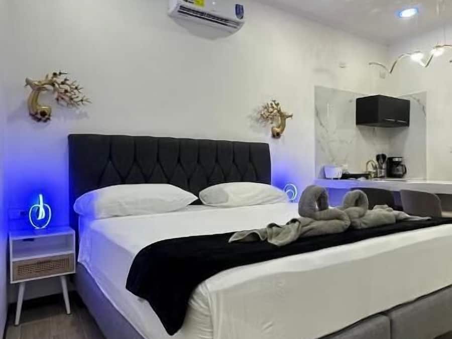 Cofre no quarto, cortinas/cortinados opacos, Wi-fi grátis