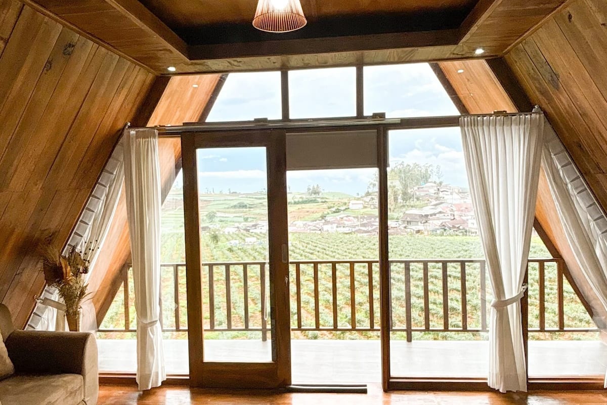 Villa Design, vista para a montanha | 2 quartos, secretária, secretária adequada para computadores portáteis
