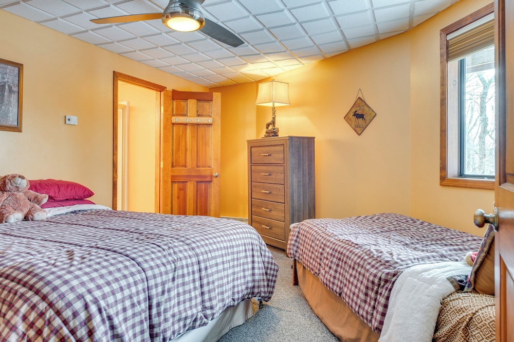 Dock & Beach Access: Scenic Lake Ossipee Cabin! - Lake Winnipesaukee, NH