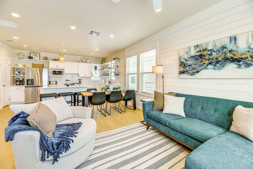 1 Mi To Beach: Home W/ Pool Access In Port Aransas - Port Aransas, TX