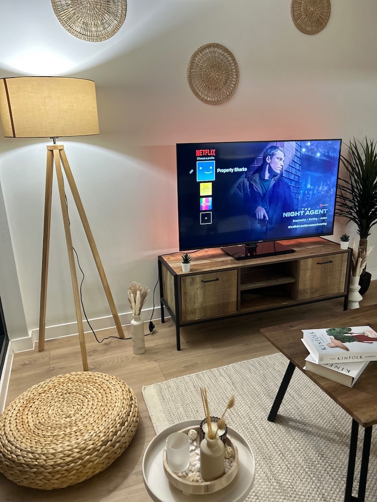 Central Apartment-free Parking With Terrace-gym - Salford