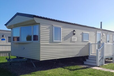 3 Bed-sleeps 6-pet Friendly-5 Mins to Beach