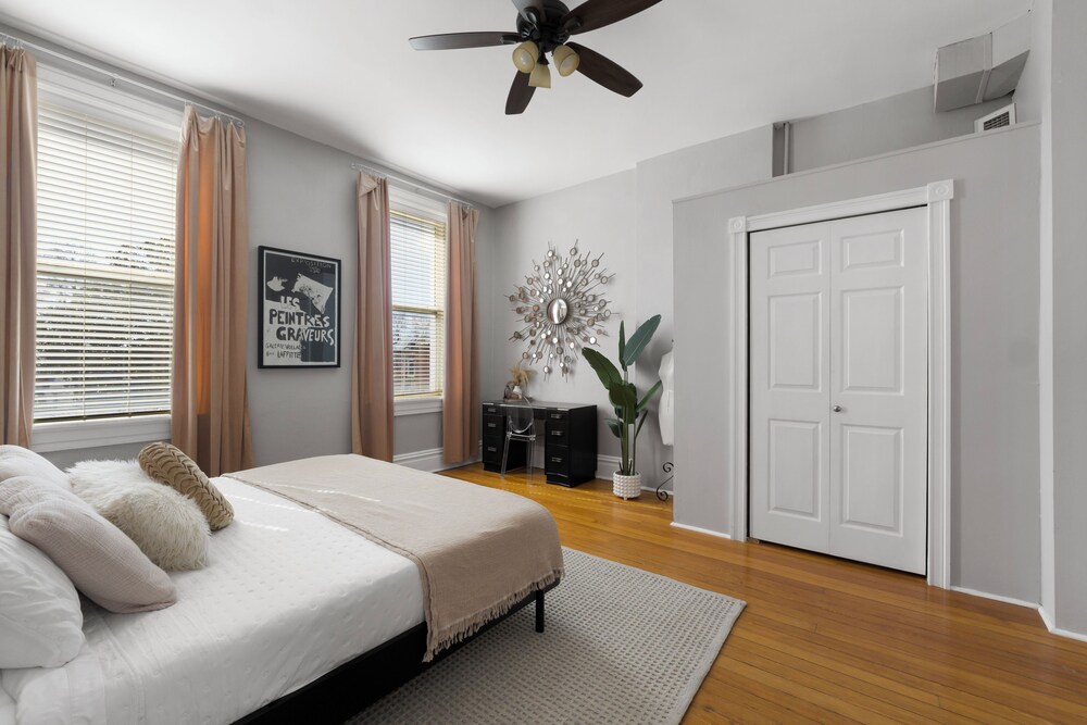 Vintage Glam by J&J Design - St. Louis | Vrbo