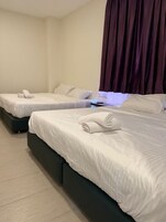 Escrivaninha, Wi-Fi de cortesia, roupa de cama