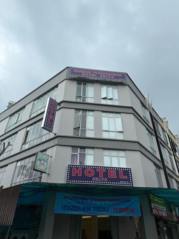 Hotel Shlyo - Gelang Patah