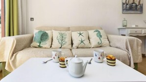 Casa, 2 quartos | Sala de estar