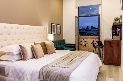 Central Park Jr. Suites