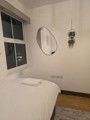 2 quartos, Wi-Fi de cortesia, roupa de cama