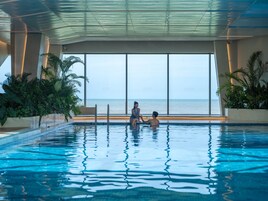 2 piscinas interiores 