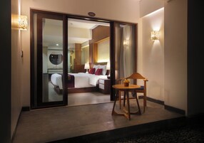 Quarto Signature | Minibar, cofre no quarto, secretária, camas desdobráveis 