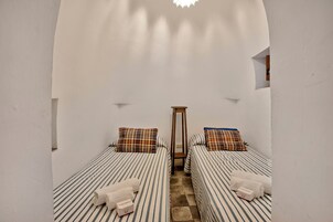 2 quartos, ferros/tábuas de passar roupa, Wi-Fi de cortesia