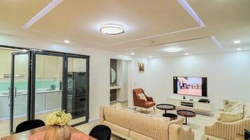 Apartamento, 2 quartos, varanda, Vista para a cidade | Interior