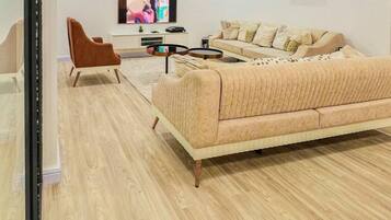 Apartamento, 2 quartos, varanda, Vista para a cidade | Sala