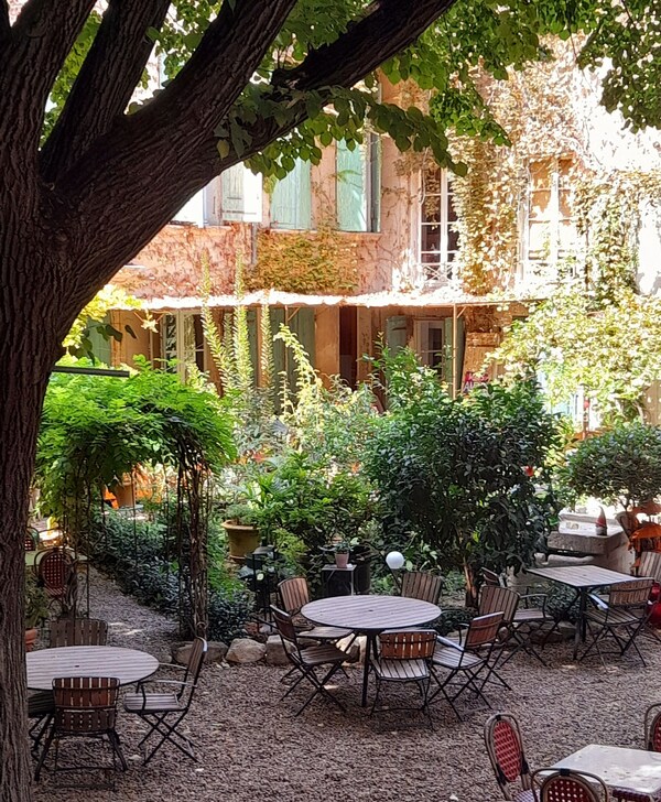 Maison De Fogasses - ibis Avignon Centre Gare