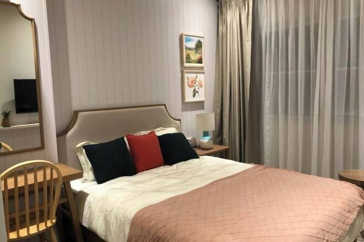 Wi-Fi de cortesia, roupa de cama