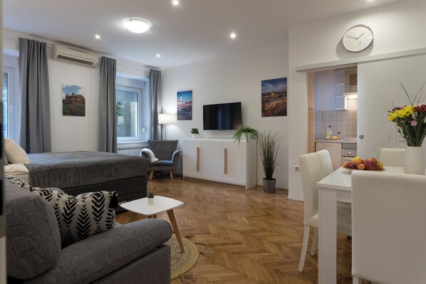 Apartamento Familiar, vista para o pátio | 1 quarto, Wi-fi grátis 