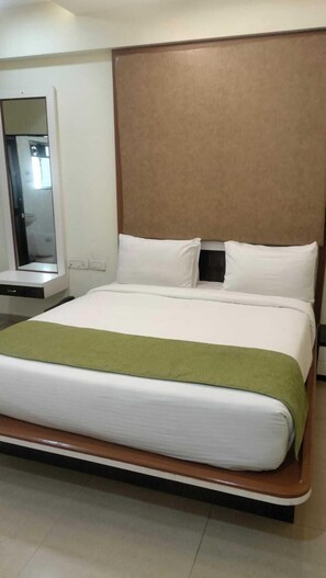 Quarto Superior | Secretária, Wi-fi grátis, roupa de cama fornecida