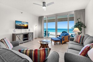 Apartamento em Condomínio Fechado, várias camas (Navarre Beach Regency 310 - Sea Turtl) | Sala de estar