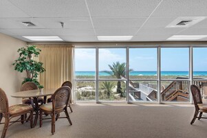 Apartamento em Condomínio Fechado, várias camas (Navarre Beach Regency 310 - Sea Turtl) | Interior