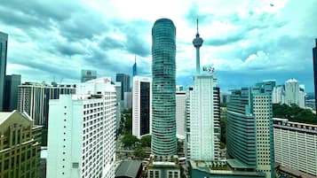 Apartamento família, vista para a cidade | 3 quartos, ferros/tábuas de passar roupa, Wi-Fi de cortesia