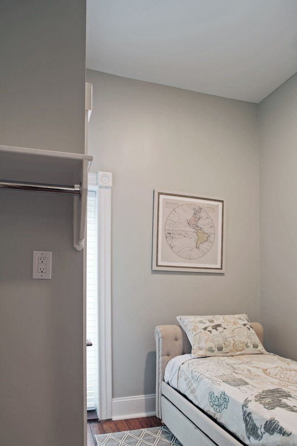 Sophisticated Historic Remodeled 9 Br - Savannah, GA