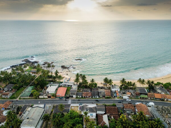 White On White - Hikkaduwa