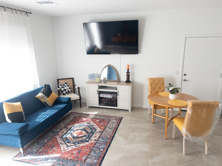 Cozy 1-bedroom Getaway With 2 Comfy Beds Perfect For Relaxation! - 아본데일