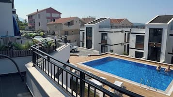 Piscina externa sazonal