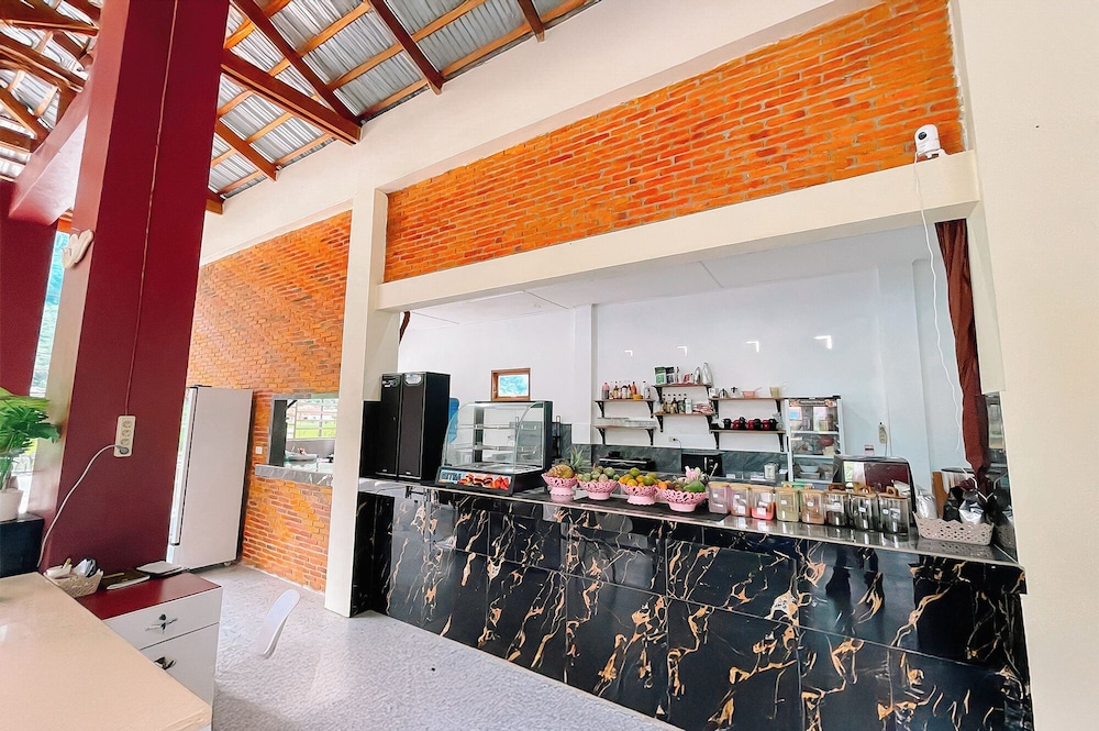 Simangande View & Resto By Helocus - Tuktuk Siadong