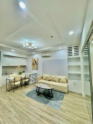 Apartamento Familiar | Secretária adequada para computadores portáteis 