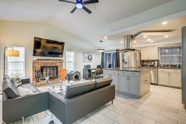 Explore & Relax: Chic & Cozy Retreat In Lakeland! - Plant City, FL