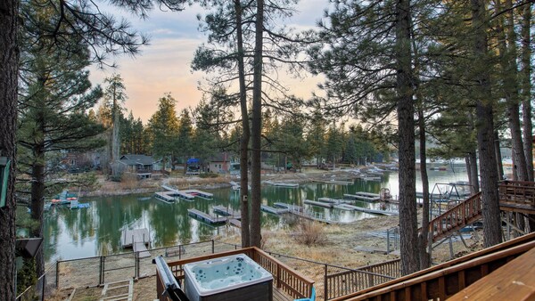 Lakefront W/ Private Dock, Hot Tub, Large Deck, Views Lakeside On Lagunita - Big Bear Lake, CA