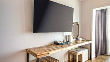 Quarto duplo luxo | Espaço de trabalho para notebook, quartos à prova de som