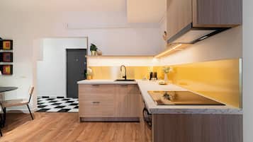 Apartamento Comfort, 2 quartos, varanda | Cozinha privada | Uma cafeteira/bule, uma chaleira elétrica