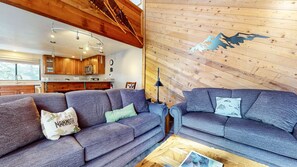 Condo, 3 quartos | Área de estar | Smart TV, serviços de streaming