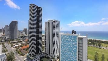Apartamento superluxo, 2 quartos, vista para o oceano | Vista da sacada