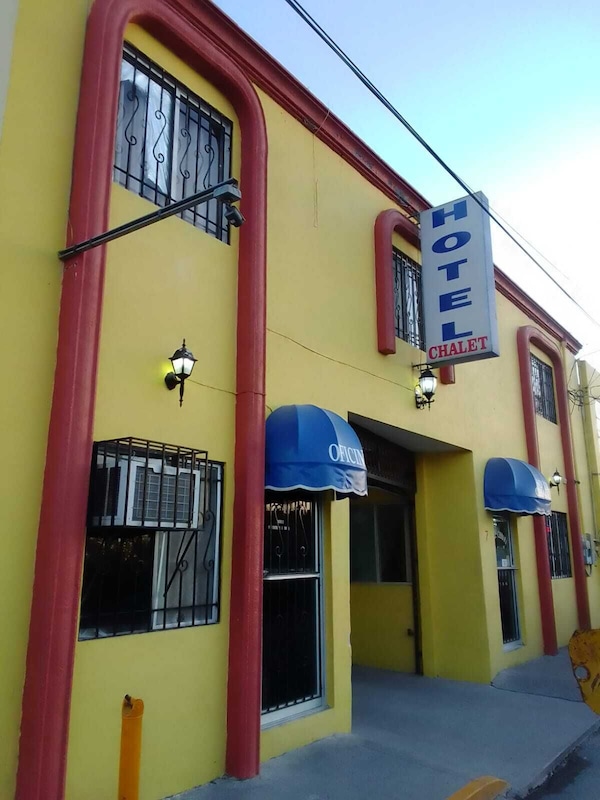 Hotel Chalet - Brownsville, TX