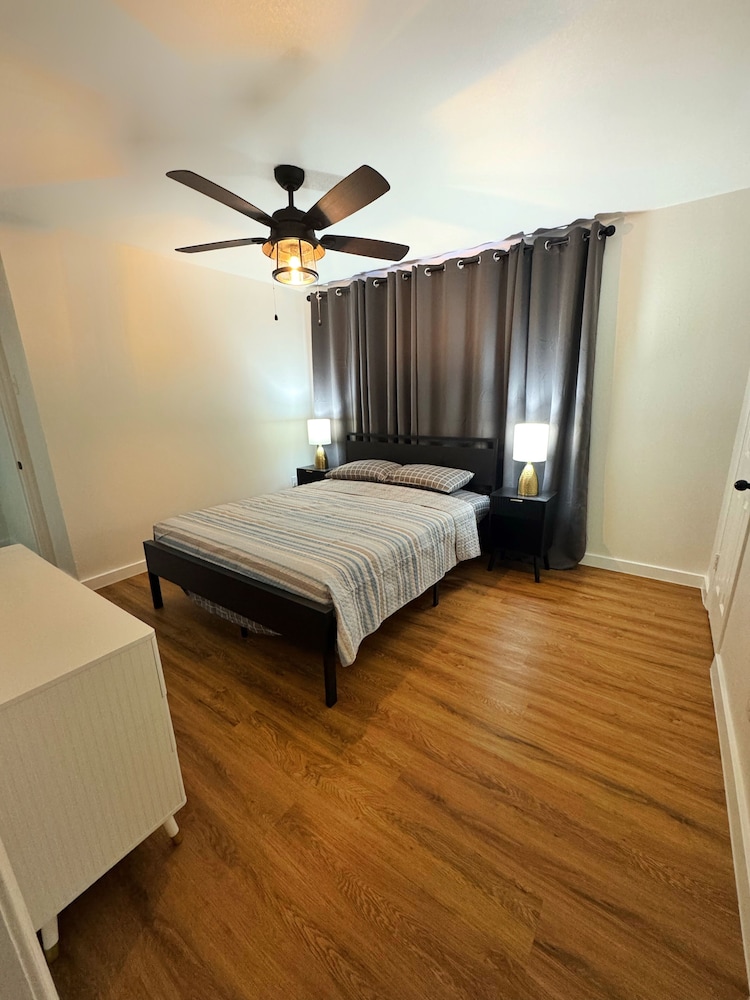 Spacious & Game room in Irving 15 min to Airport& downtown Dallas ...