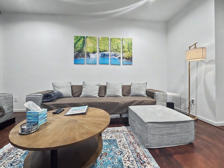 115#201-spacious 3-bedroom Apartment With Wifi, Ac In Charming Dubuque - Dubuque, IA